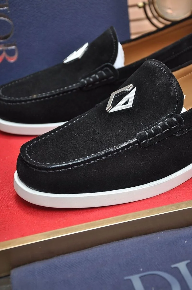 Accurate model Christian Dior Low Shoes