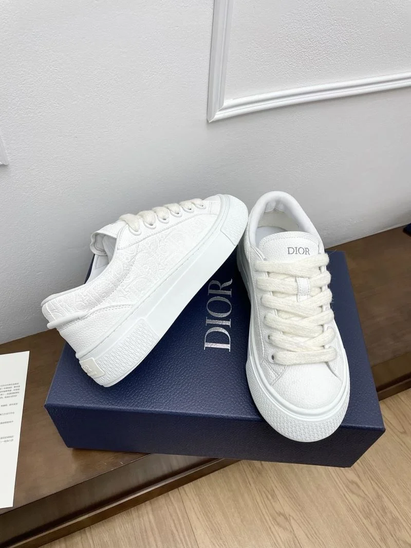 Value-priced Christian Dior Low Shoes