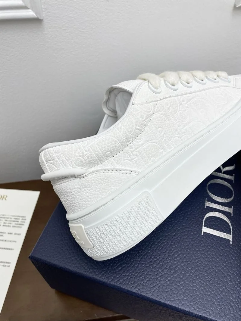 Value-priced Christian Dior Low Shoes