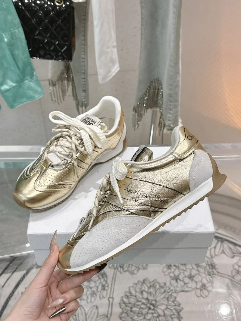 Accurate model Christian Dior Low Shoes