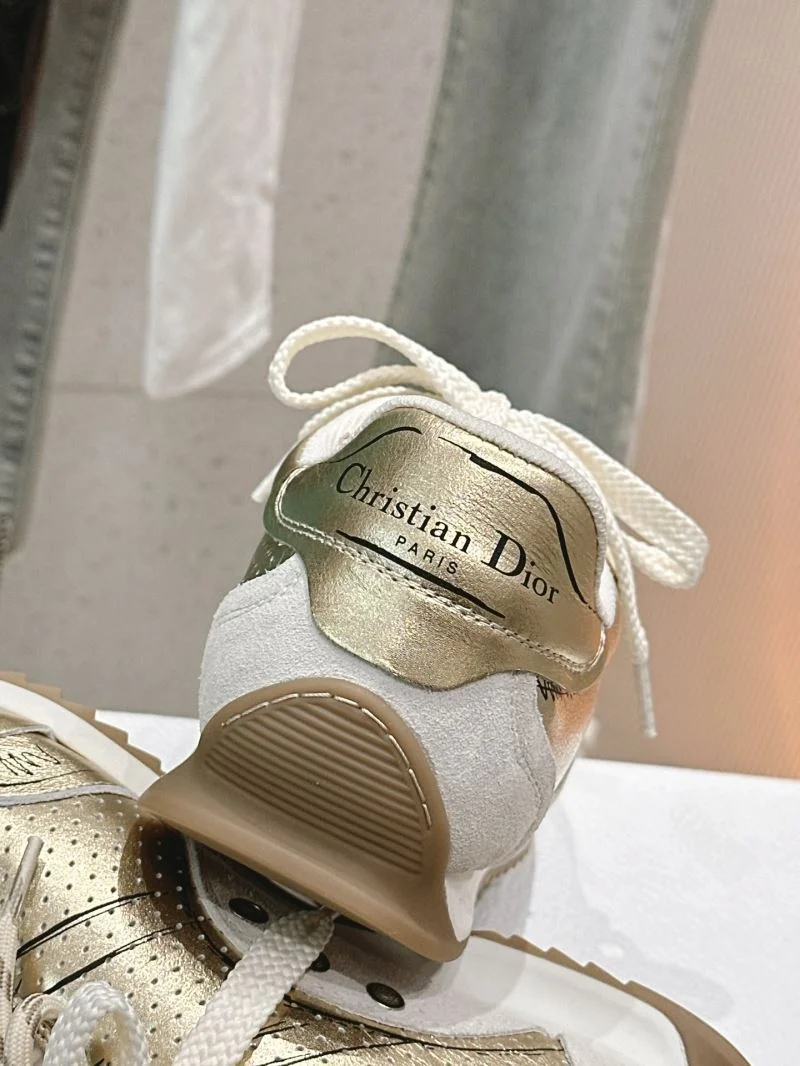 Accurate model Christian Dior Low Shoes