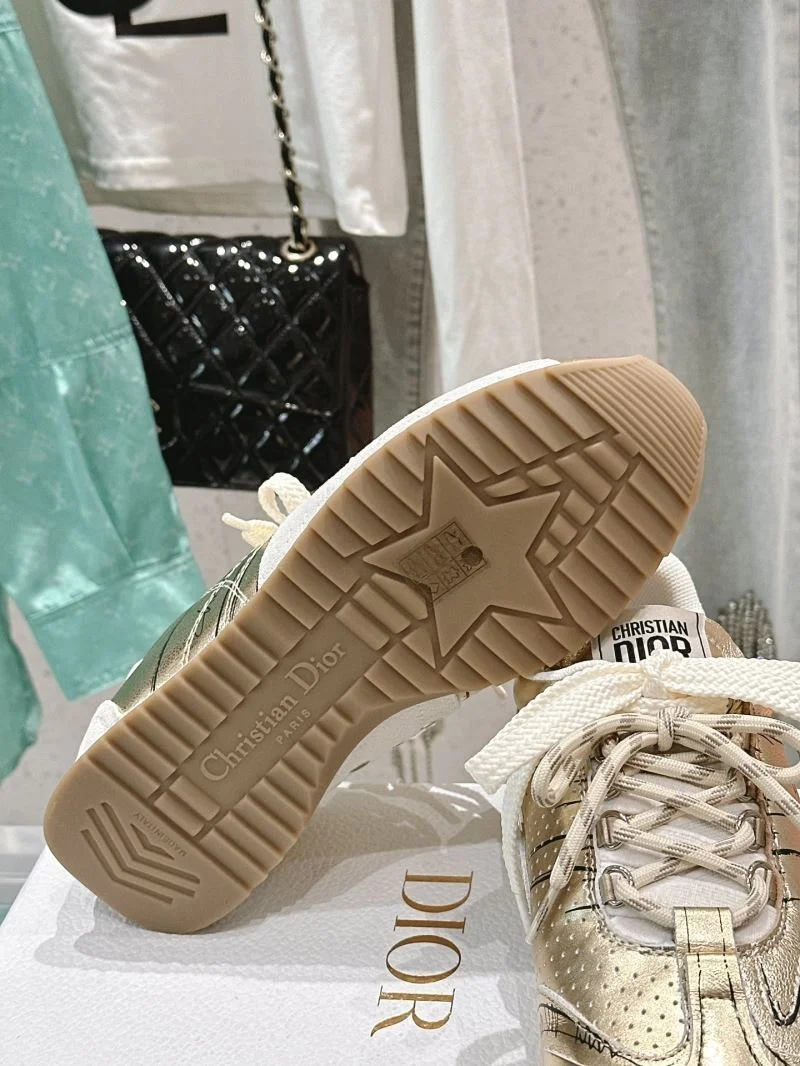 Accurate model Christian Dior Low Shoes