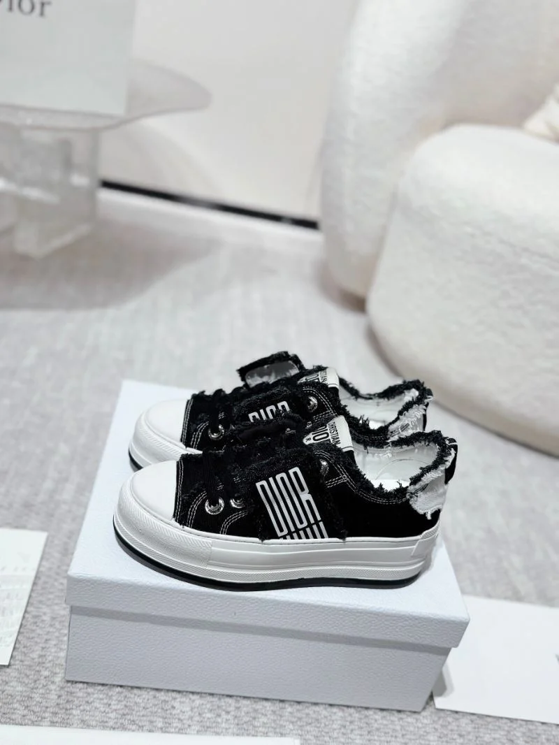 Exact replica Christian Dior Low Shoes