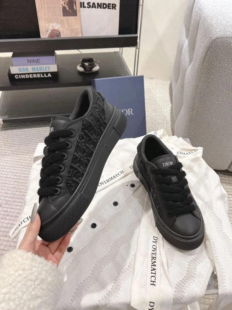 Value-priced Christian Dior Low Shoes