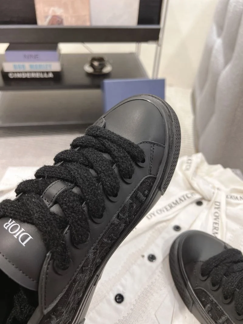 Value-priced Christian Dior Low Shoes
