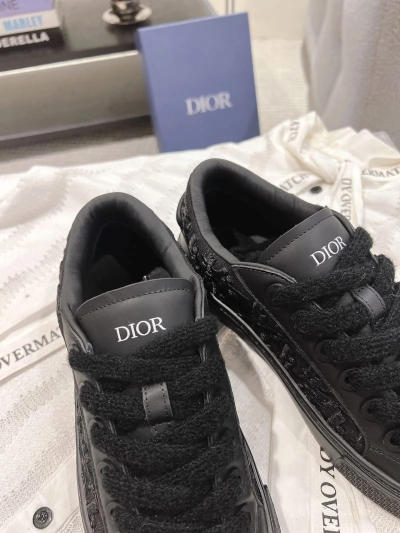 Value-priced Christian Dior Low Shoes