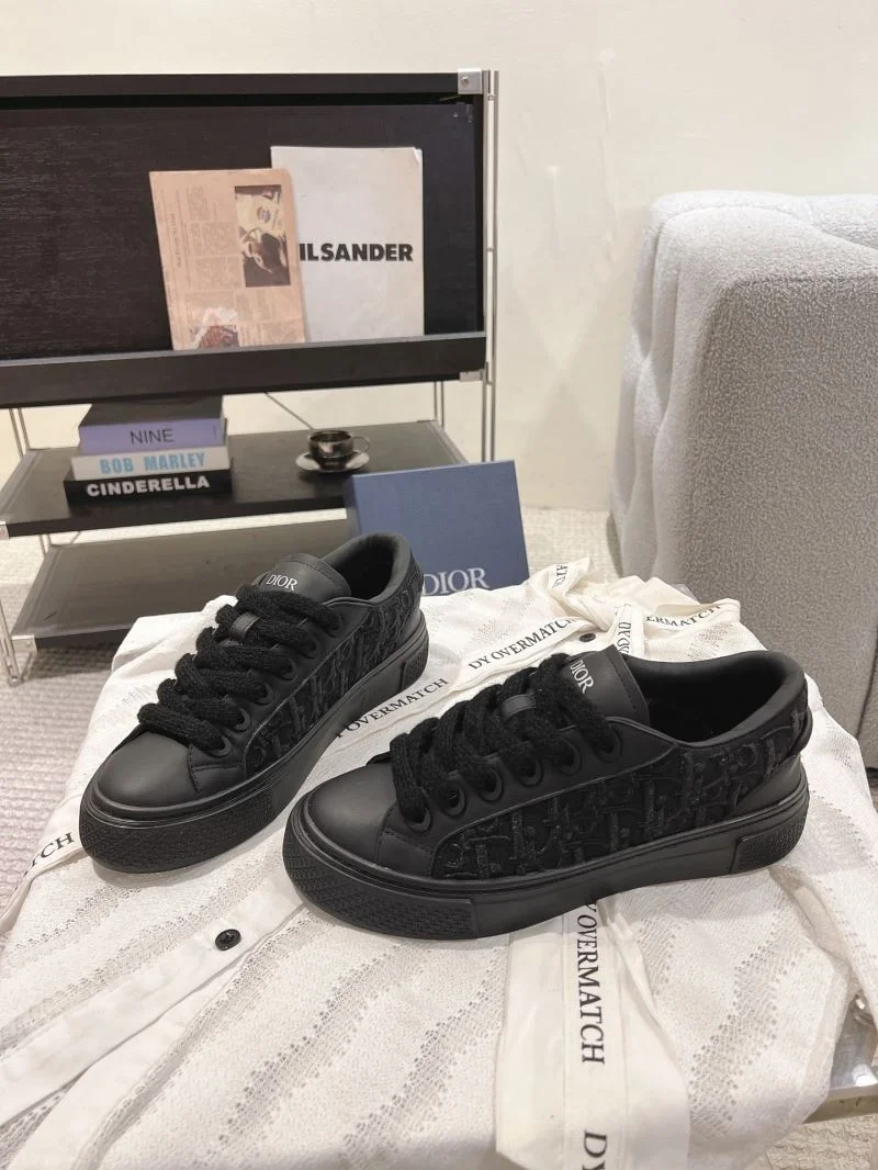 Value-priced Christian Dior Low Shoes
