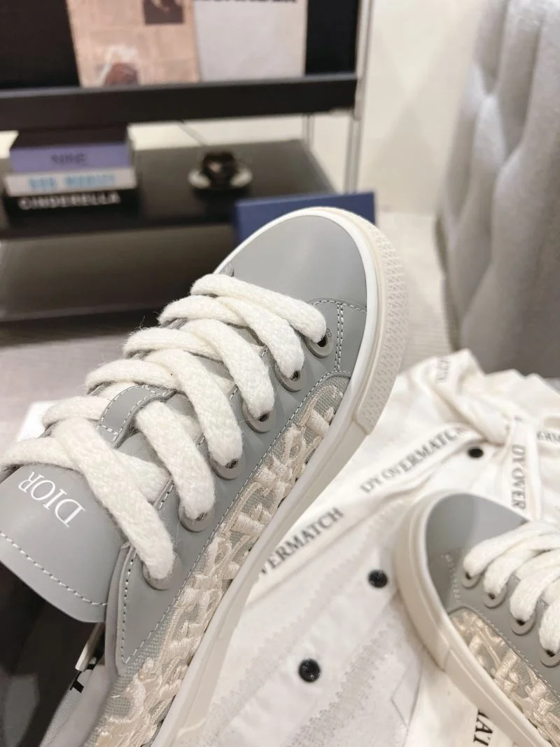 Inexpensive Christian Dior Low Shoes