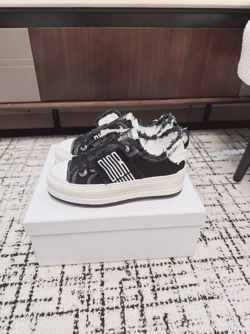 Indistinguishable Christian Dior Low Shoes