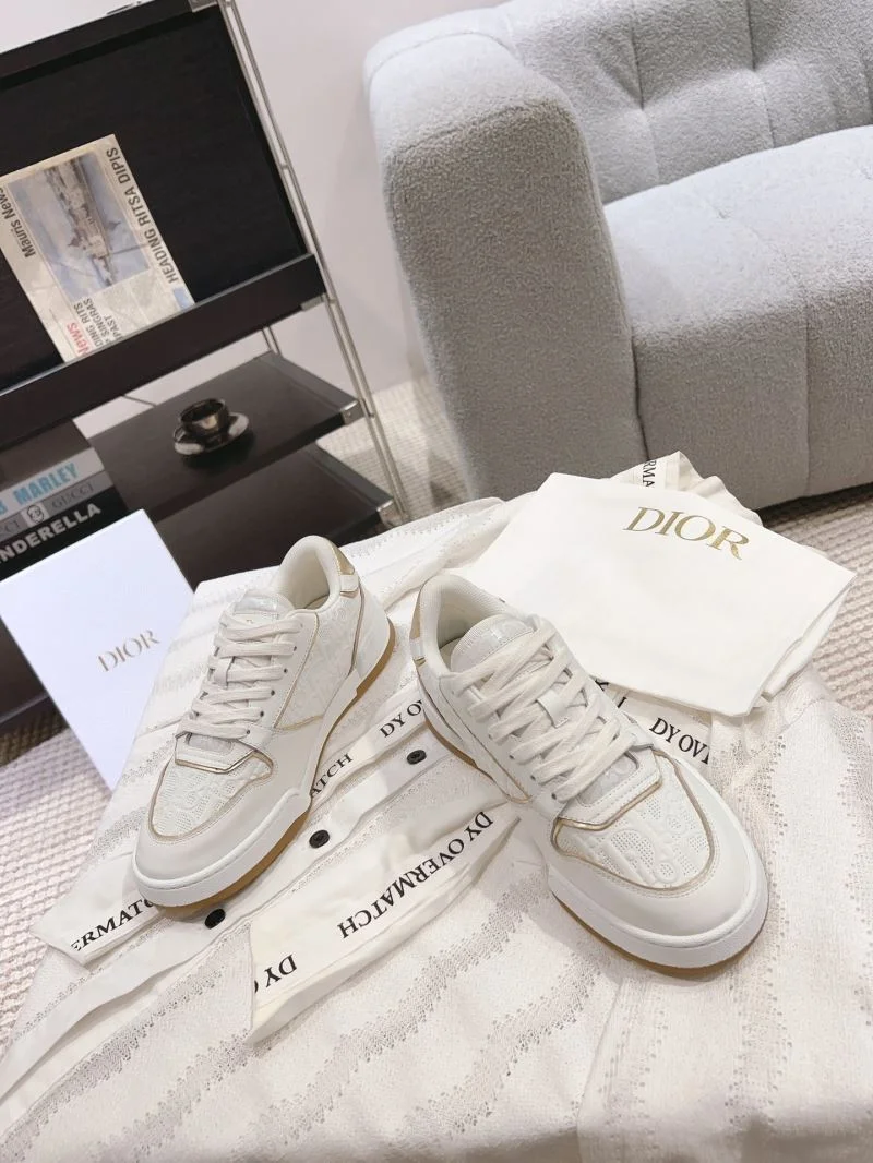 Accurate model Christian Dior Low Shoes