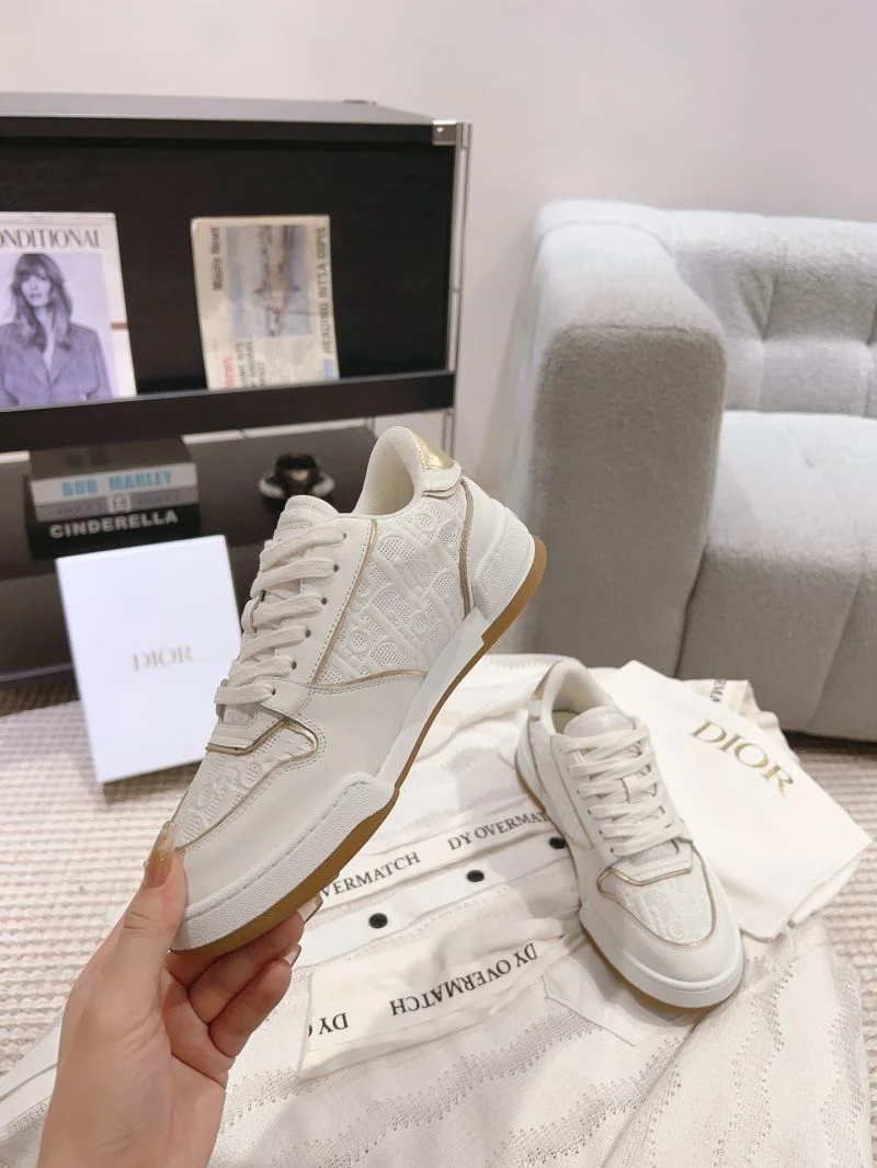 Accurate model Christian Dior Low Shoes