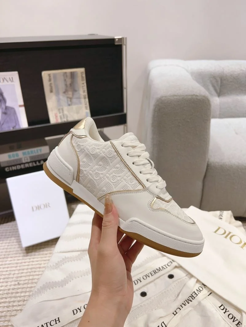 Accurate model Christian Dior Low Shoes