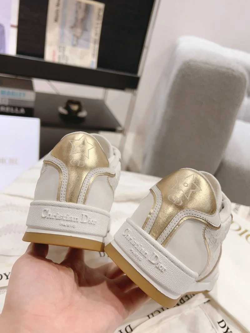 Accurate model Christian Dior Low Shoes