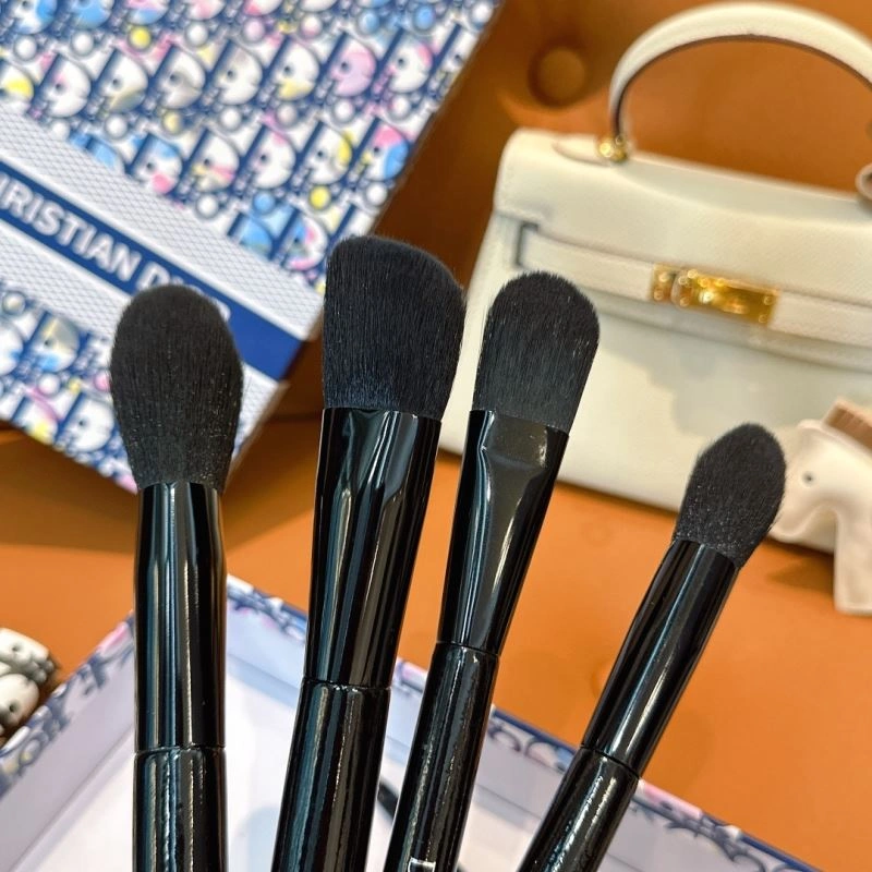 Top mirror Christian Dior Makeup Brushe