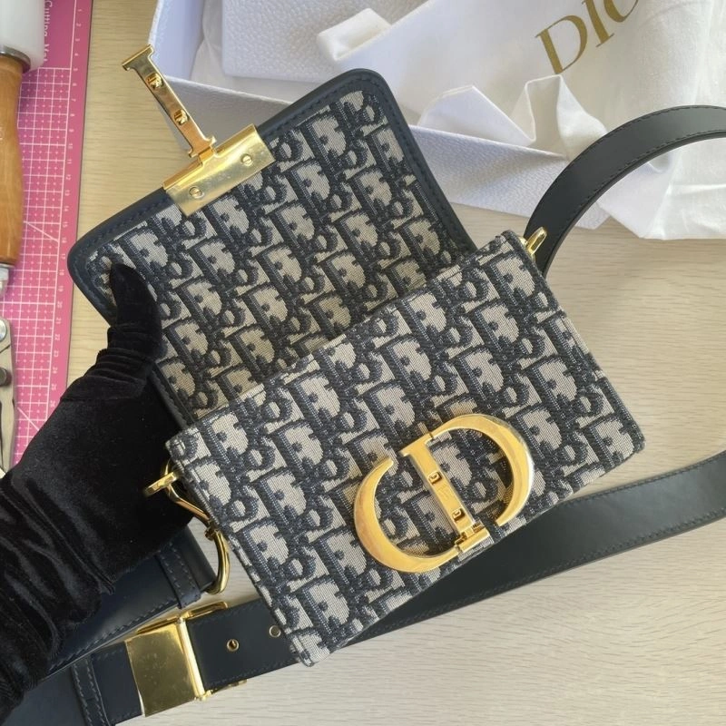 Top match Christian Dior Montaigne Bags