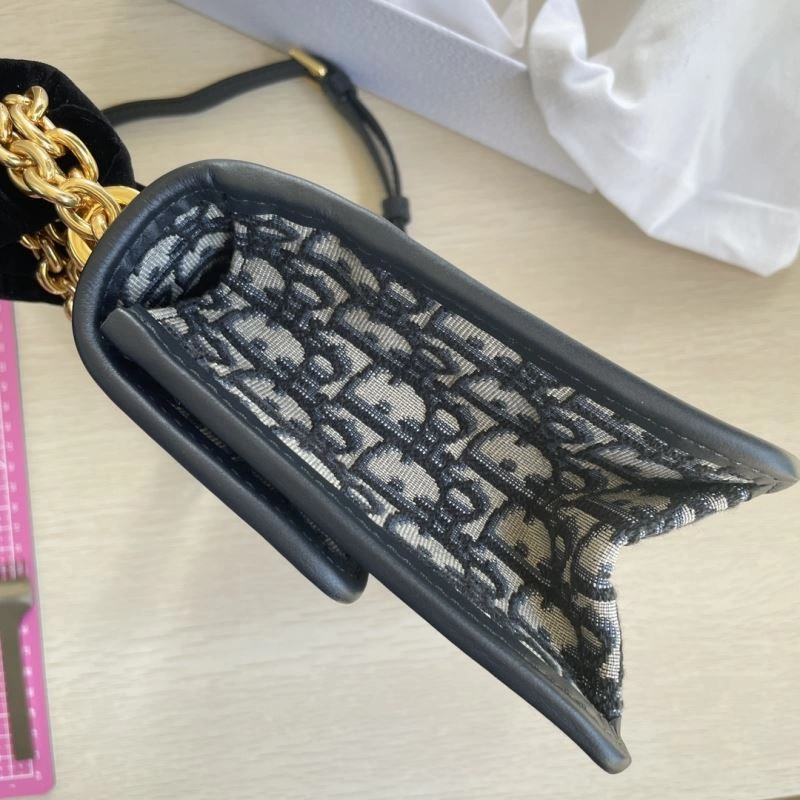 Top match Christian Dior Montaigne Bags