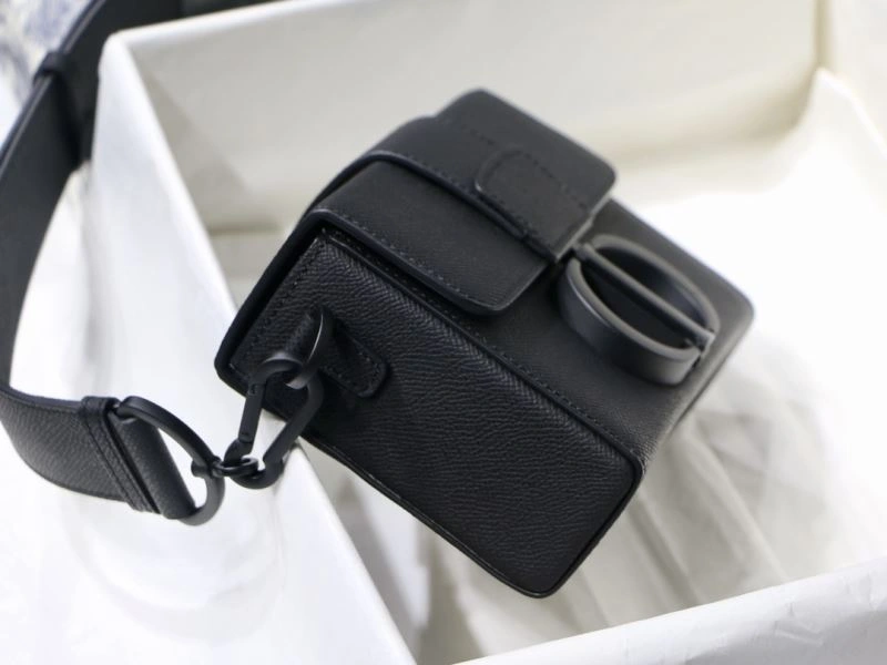 Top mirror Christian Dior Montaigne Bags