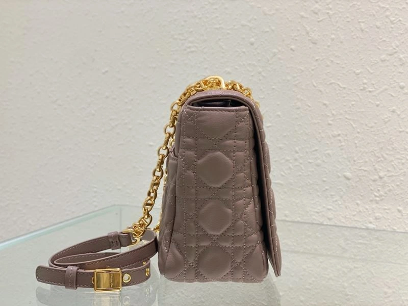 Top match Christian Dior Montaigne Bags