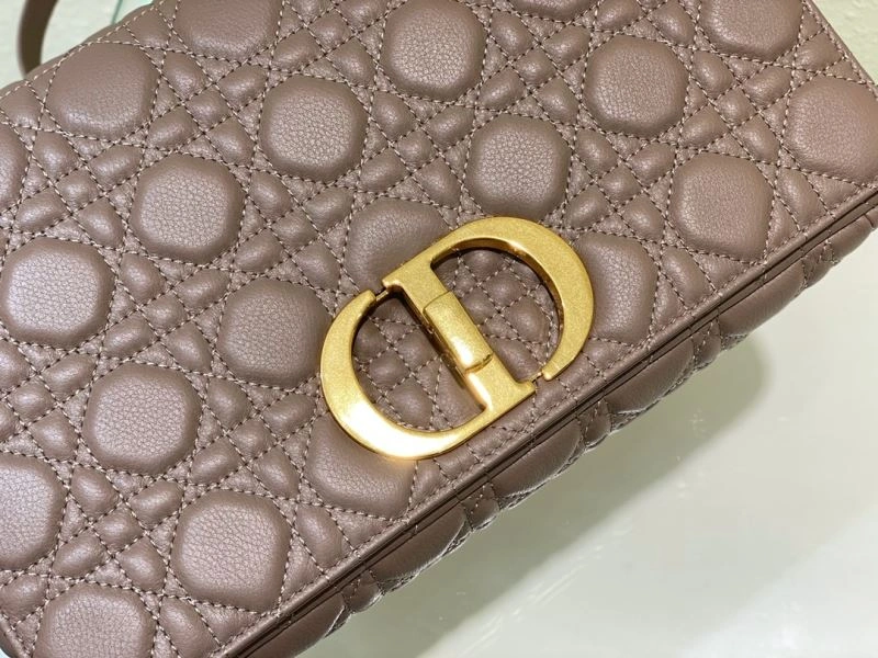 Top match Christian Dior Montaigne Bags