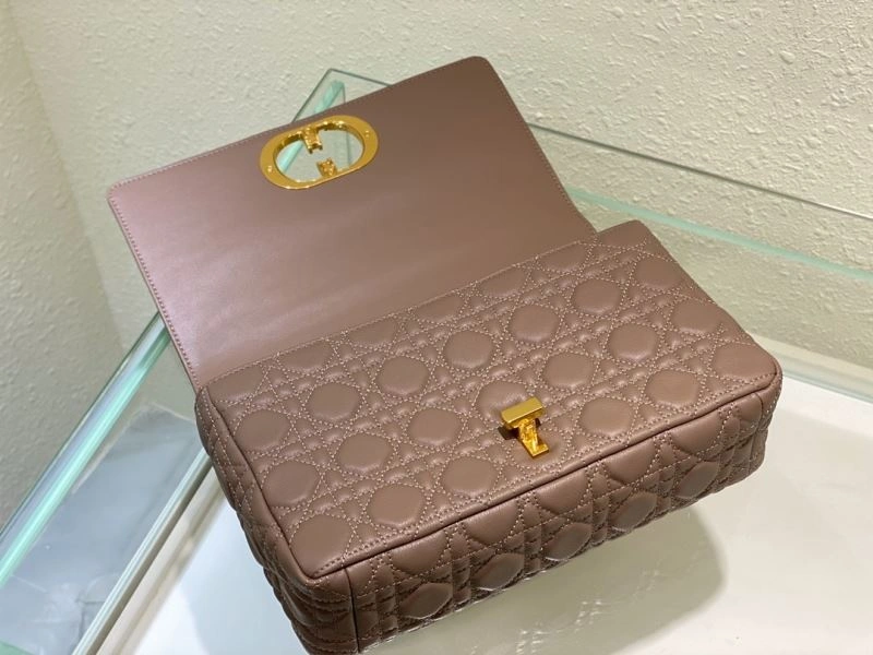 Top match Christian Dior Montaigne Bags
