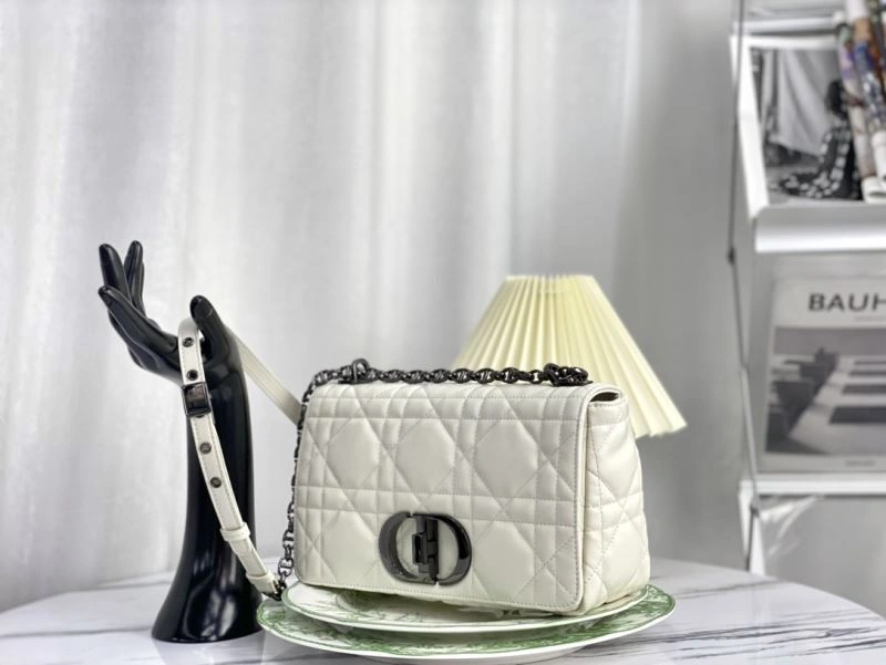 Accurate model Christian Dior Montaigne Bags