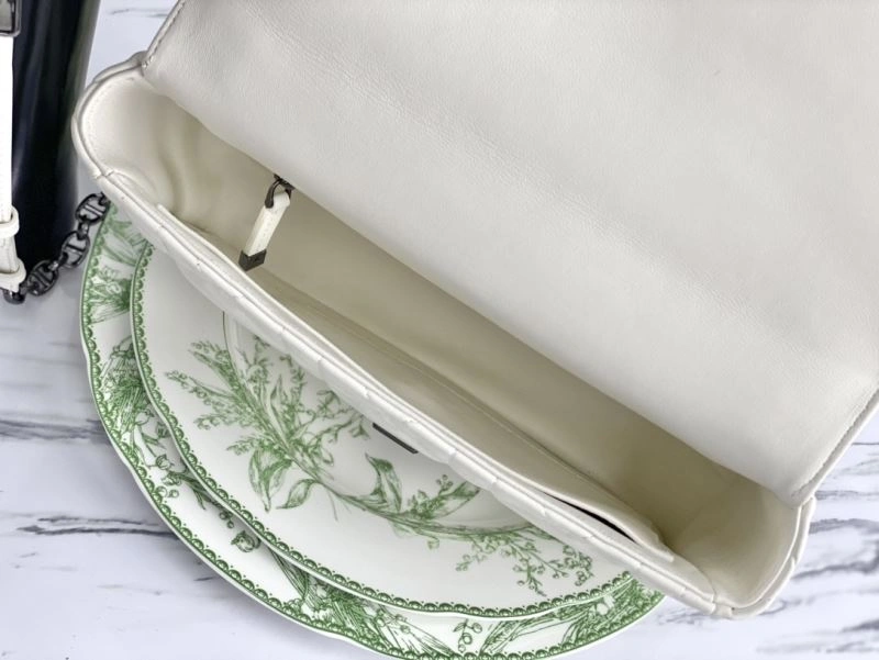 Accurate model Christian Dior Montaigne Bags