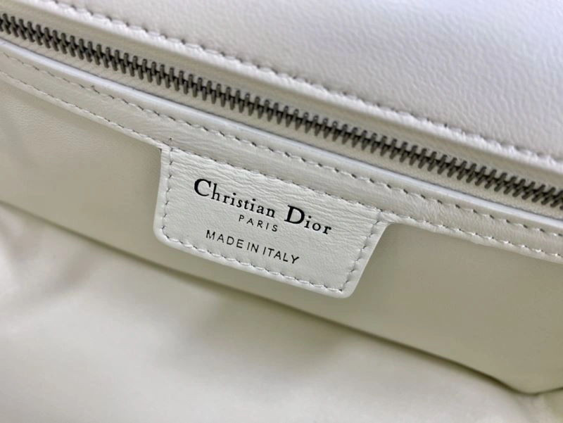 Accurate model Christian Dior Montaigne Bags