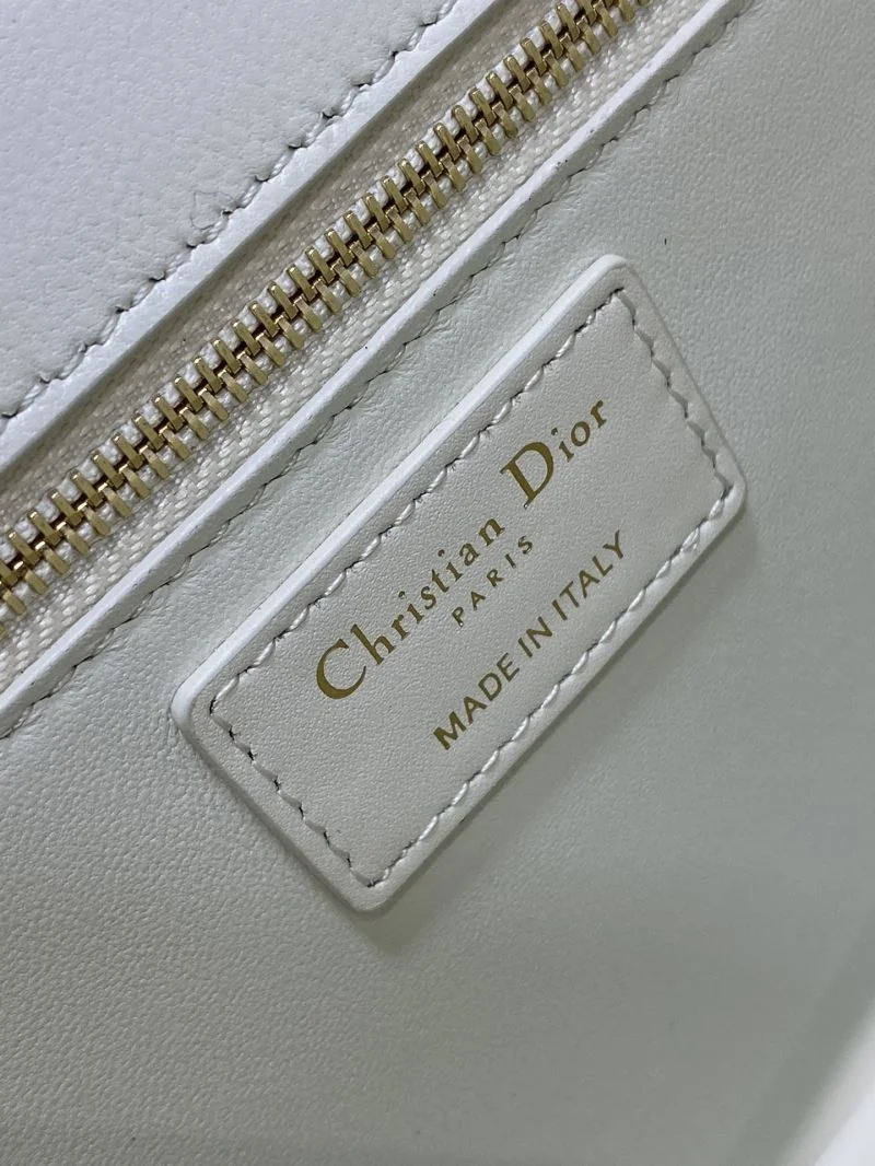 Economical Christian Dior Montaigne Bags