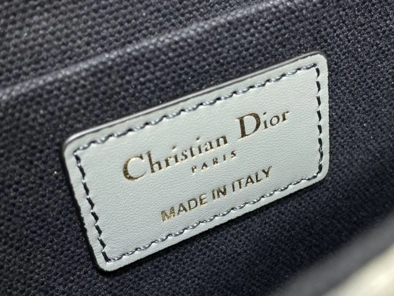 Cut-rate Christian Dior Montaigne Bags