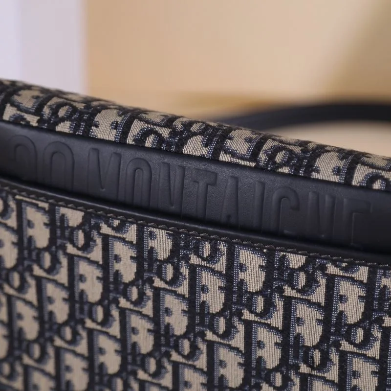 Accurate model Christian Dior Montaigne Bags