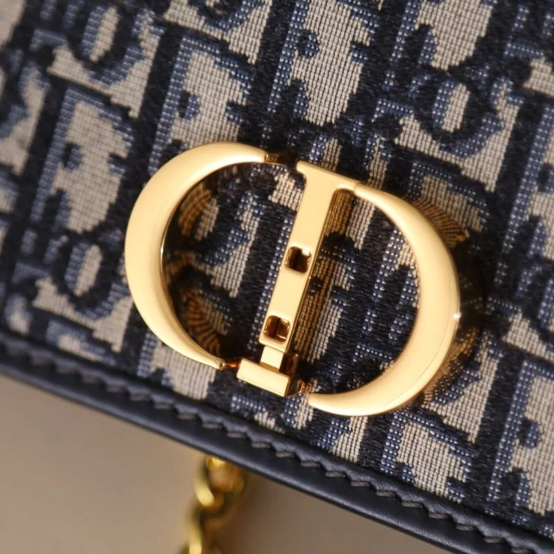 Top match Christian Dior Montaigne Bags