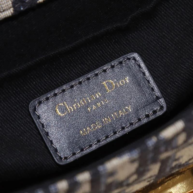 Top match Christian Dior Montaigne Bags