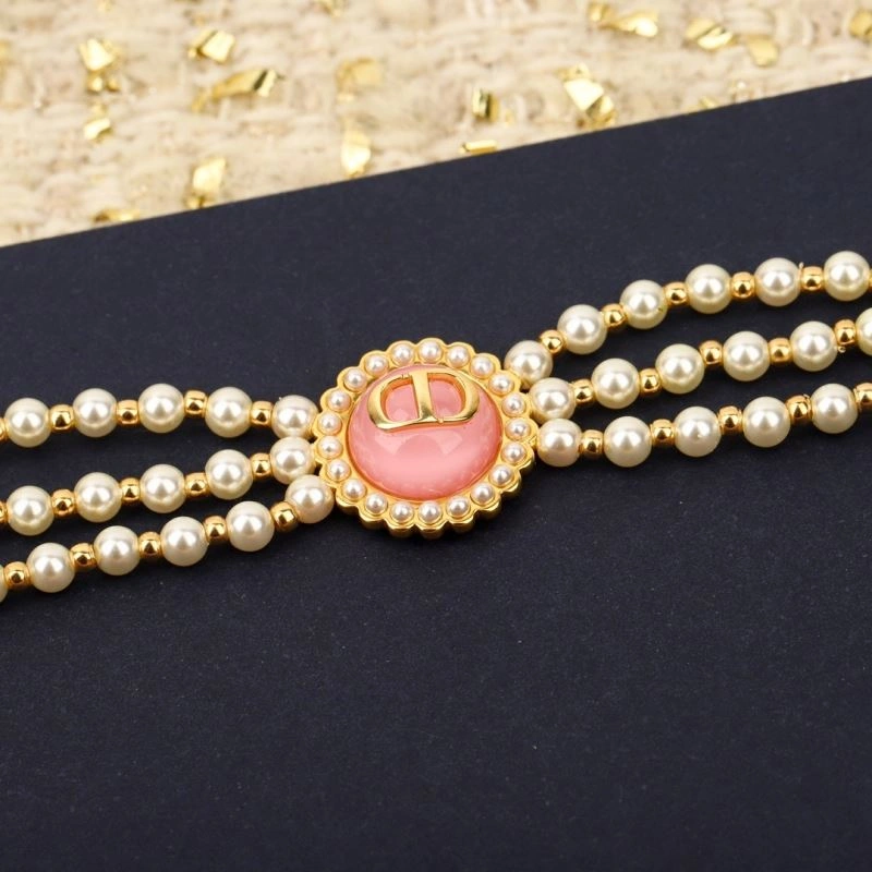 Low-cost Christian Dior Necklaces