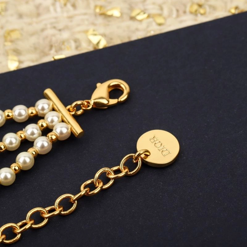 Low-cost Christian Dior Necklaces