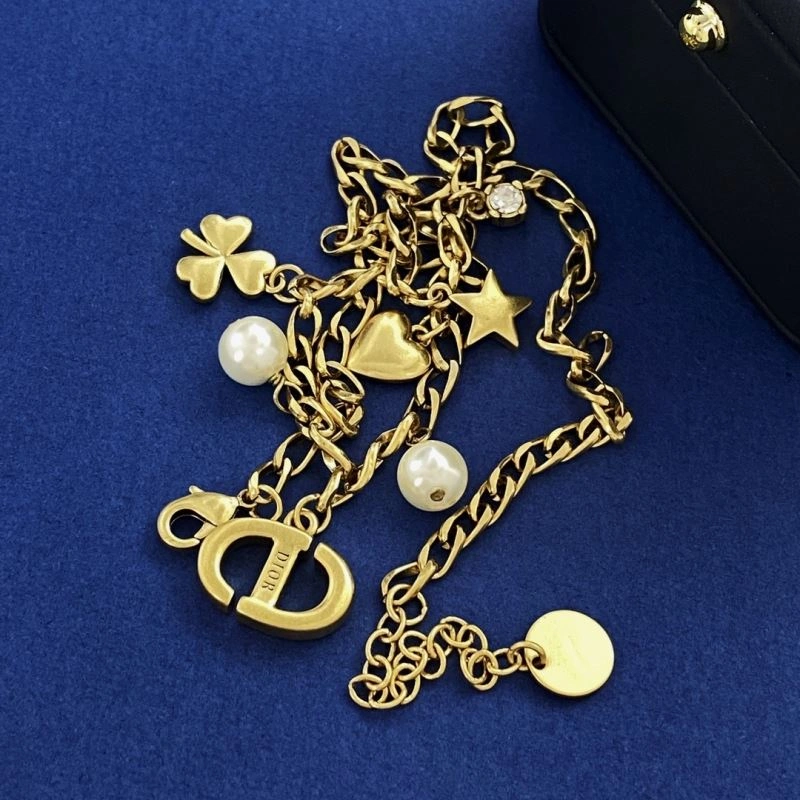Low-cost Christian Dior Necklaces
