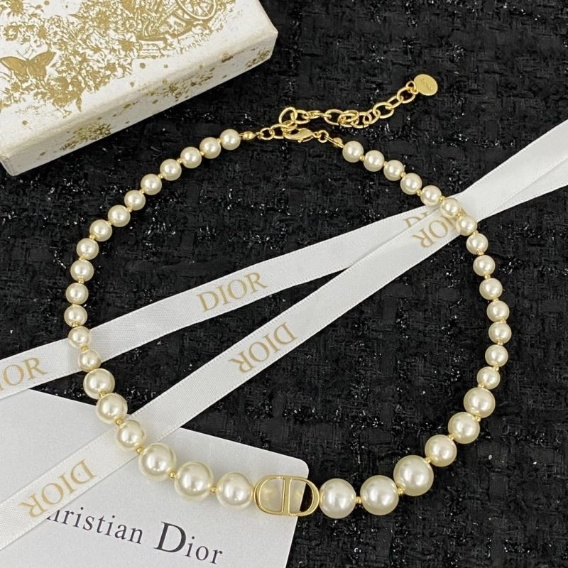Top match Christian Dior Necklaces