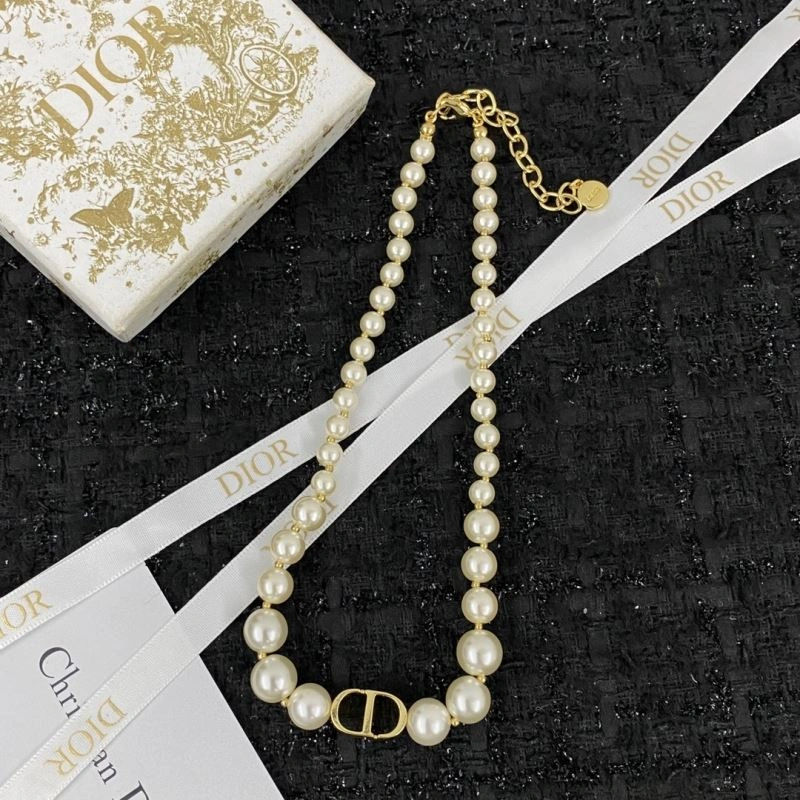 Top match Christian Dior Necklaces