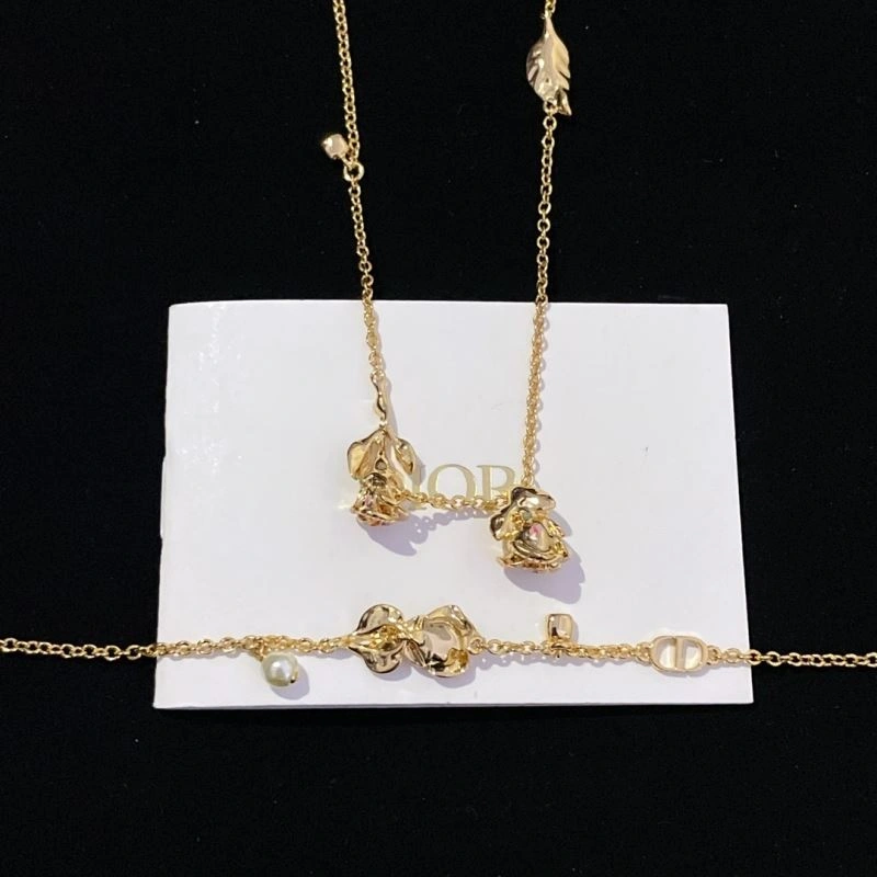 Top mirror Christian Dior Necklaces