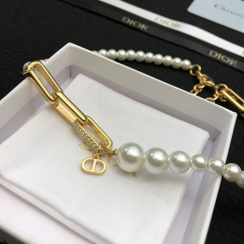 Bargain Christian Dior Necklaces