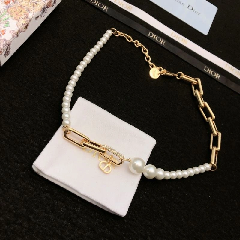 Bargain Christian Dior Necklaces