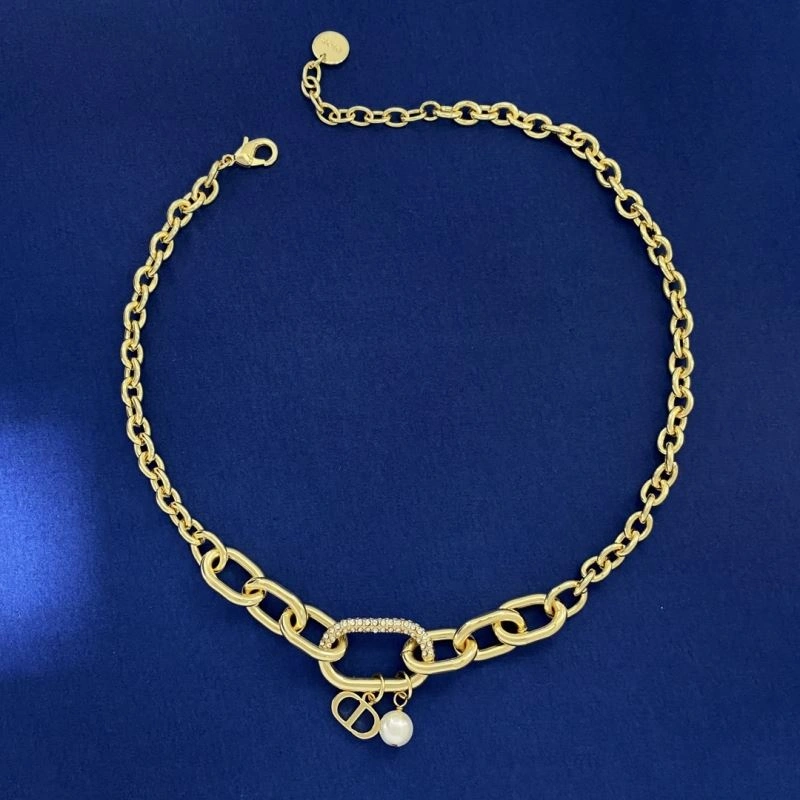 Low-cost Christian Dior Necklaces