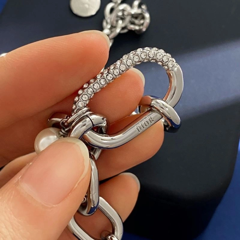 Low-cost Christian Dior Necklaces