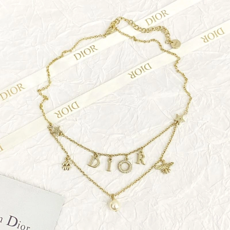 Accurate model Christian Dior Necklaces