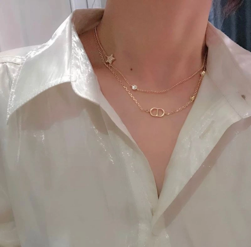 Accurate model Christian Dior Necklaces