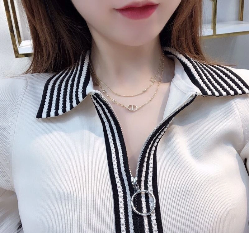 Accurate model Christian Dior Necklaces