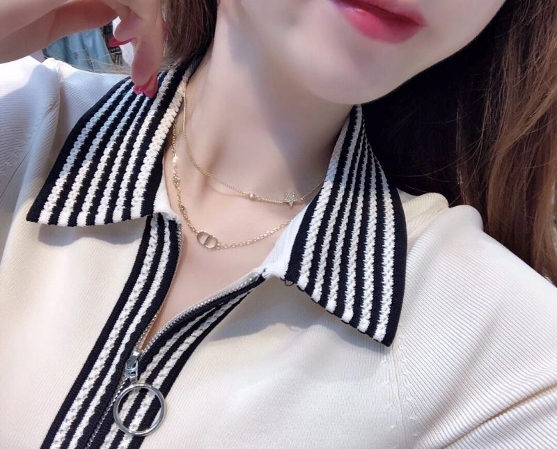Accurate model Christian Dior Necklaces