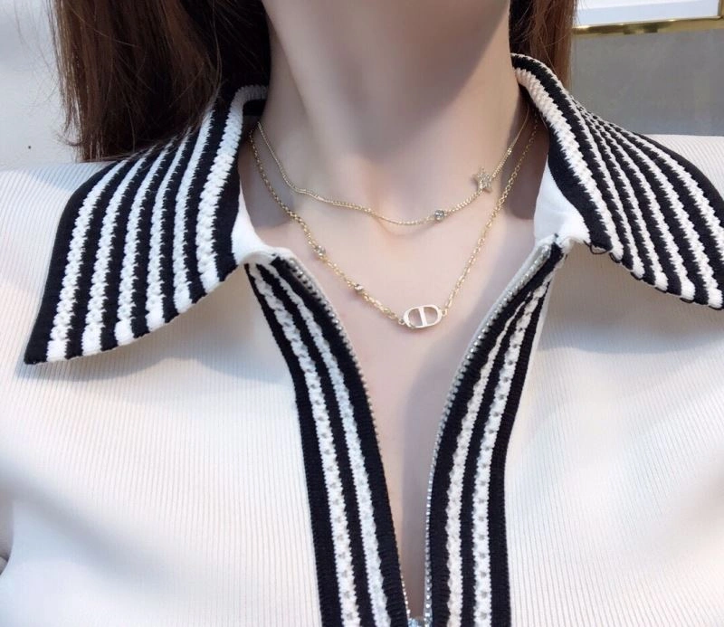 Accurate model Christian Dior Necklaces