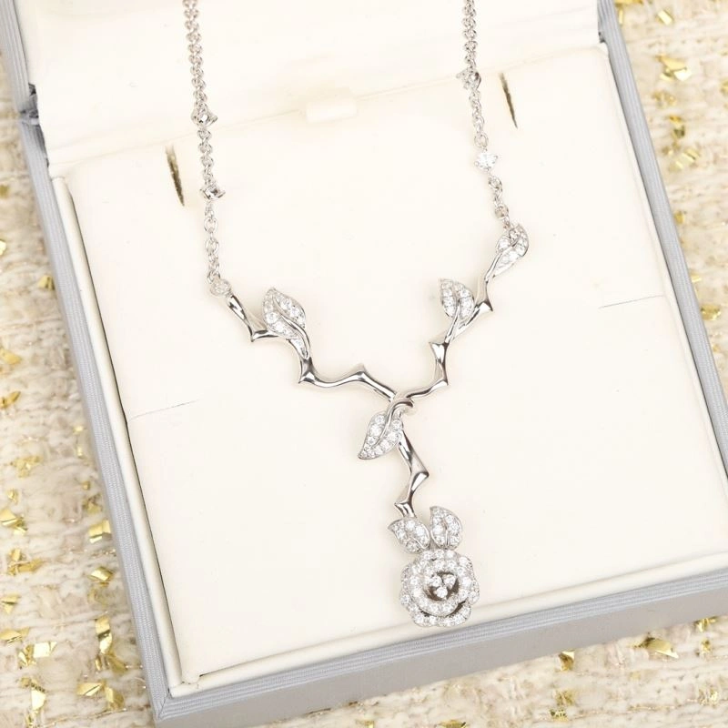 Factory-made Christian Dior Necklaces