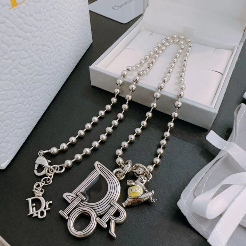 Top mirror Christian Dior Necklaces