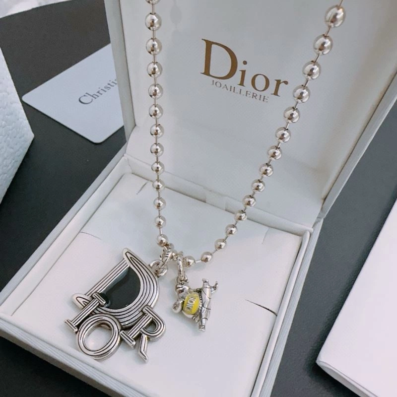 Top mirror Christian Dior Necklaces